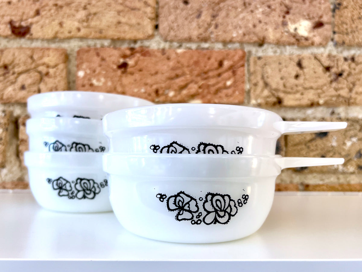 AGEE PYREX / CROWN OVENWARE (Australia) 'Clover' Round Handled Ramekin ...