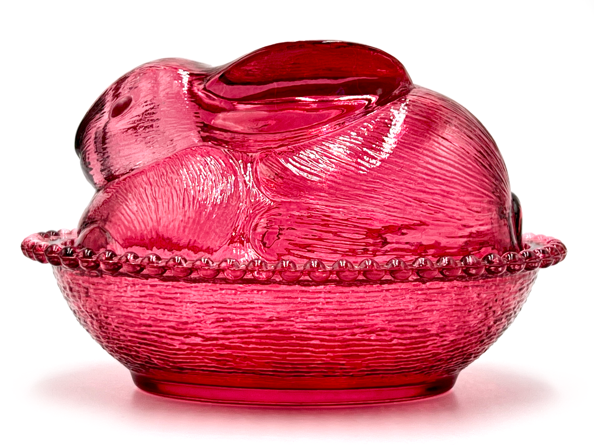 Indiana Glass Co (USA) 'Bunny-On-Nest' in Cranberry Pink – That Retro Piece